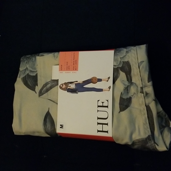 HUE | Pants & Jumpsuits | Hue Capri | Poshmark